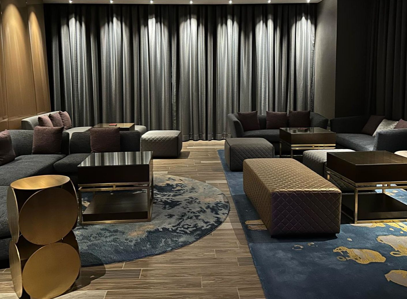 King Cole VIP - ExpatGo